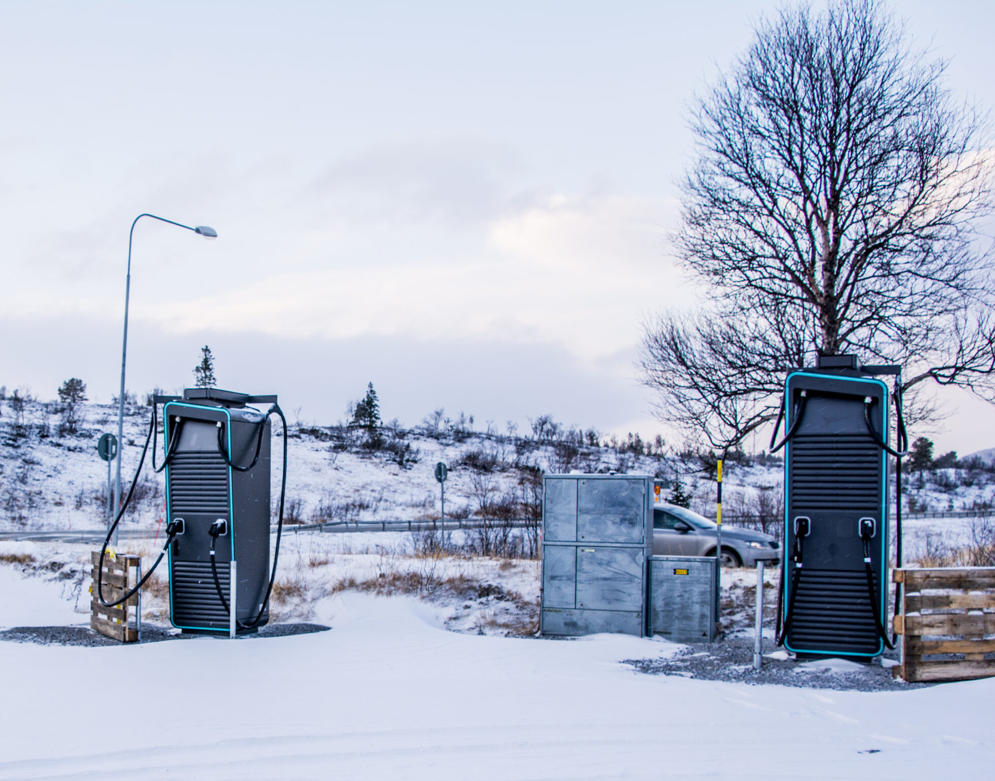 Hur lång tid tar det att ladda en elbil? • DEFA