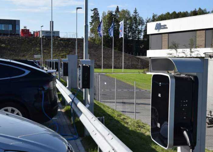 Elbillading for bedrifter • Tjen penger på anlegget • DEFA