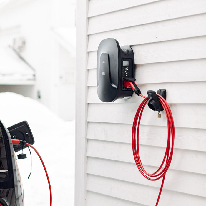 eConnect™ docking • Tidy and safe cable storage • DEFA