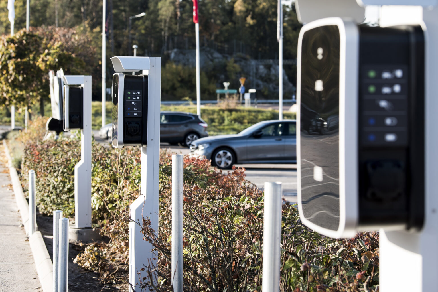 Laddstolpe / Laddbox i bostadsrättsförening • DEFA