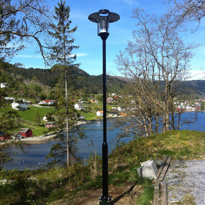 Elsa Park • Classic park fitting with an efficient LED light source • DEFA