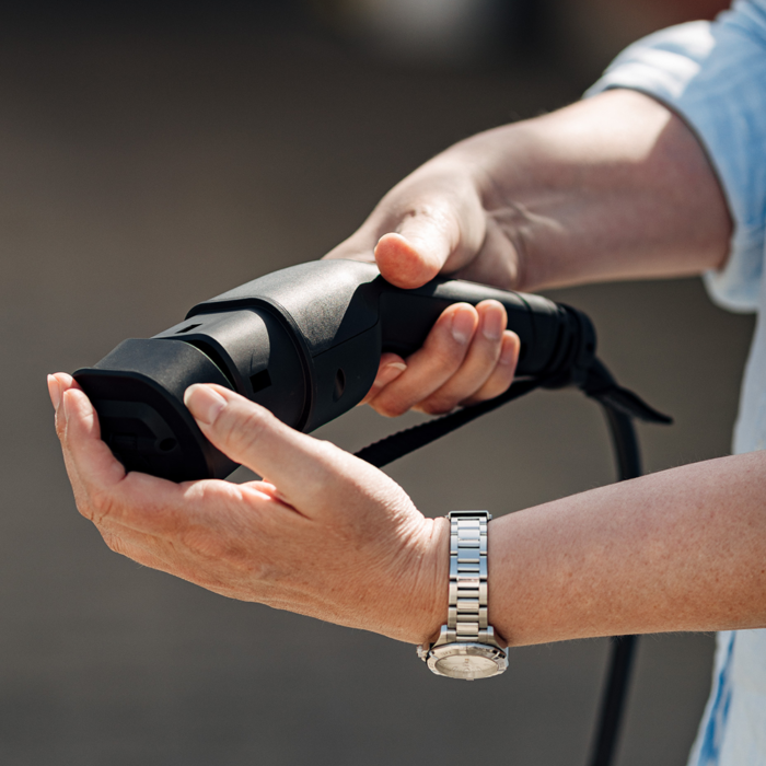 eMove® portable charger • DEFA